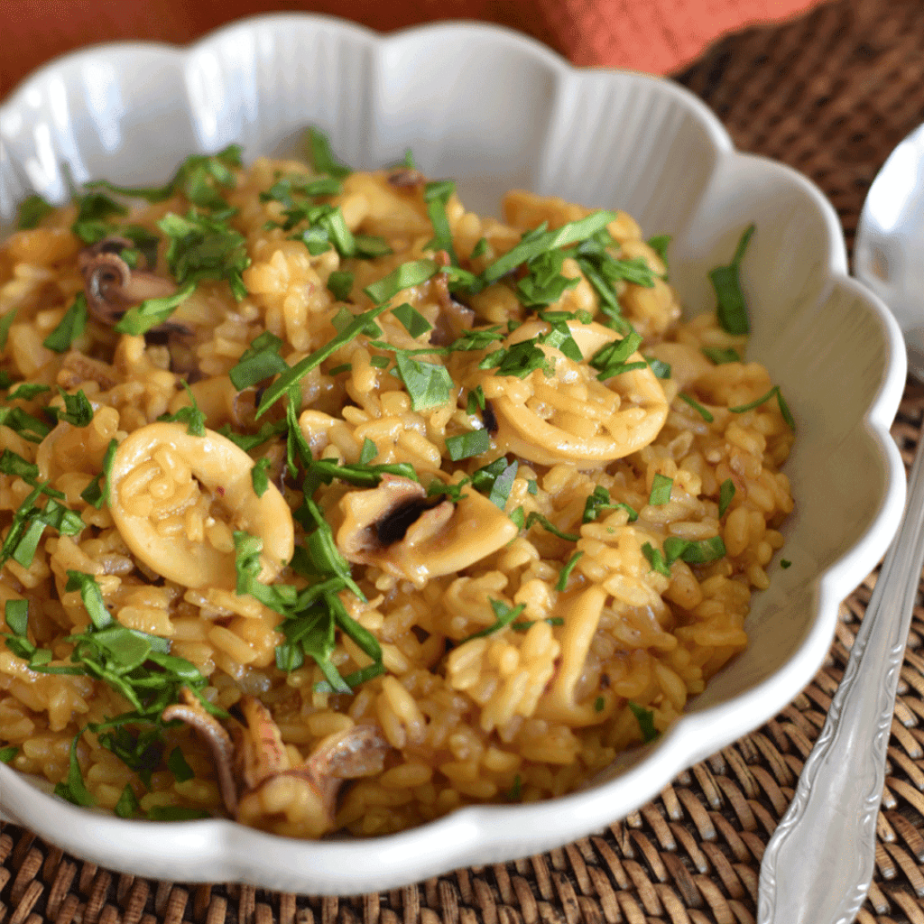 Receta paso a paso de: Arroz con calamar y gambas
